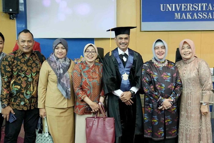 Hadiri Pengukuhan Guru Besar Prof Asri Jaya, Indira Yusuf Ismail ...